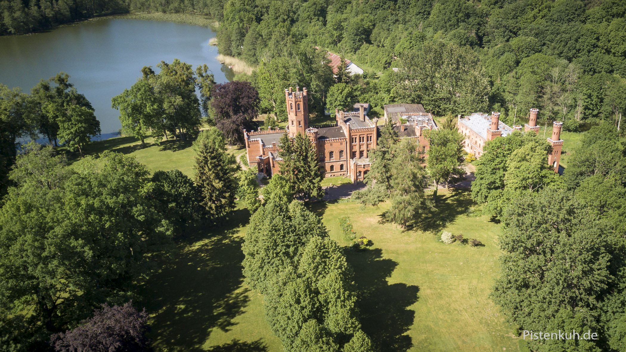 Schloss in Sorquitten (Sorkwity) - Pistenkuh